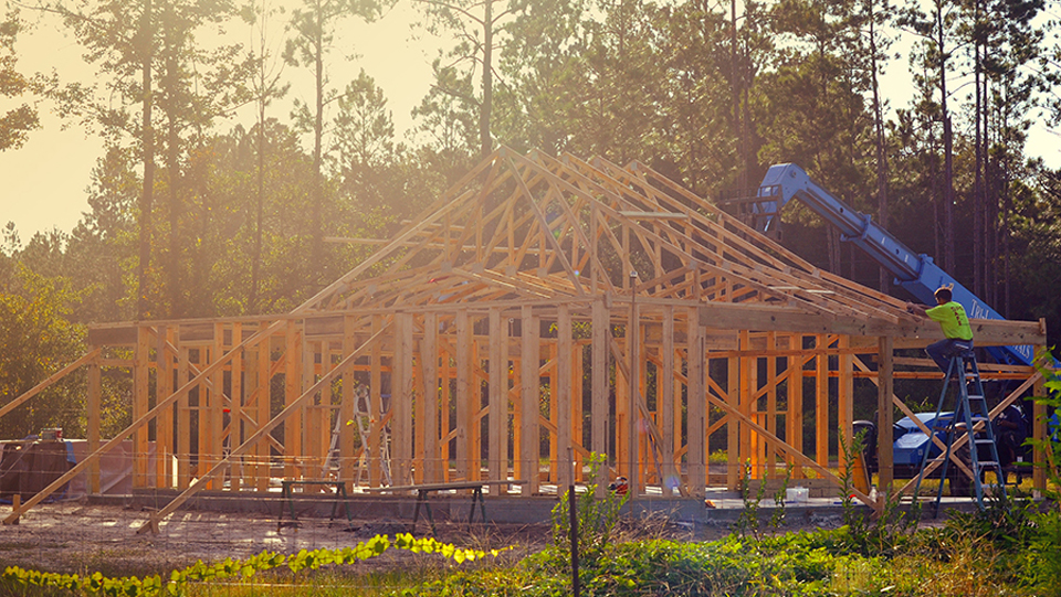 Building a Cob House to Code in the United States – Mother Earth News